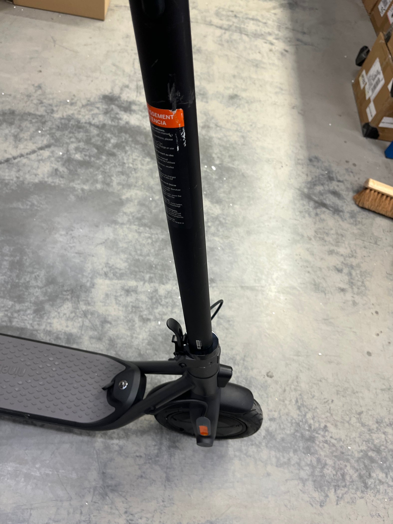 Ninebot F25E test TV Bright